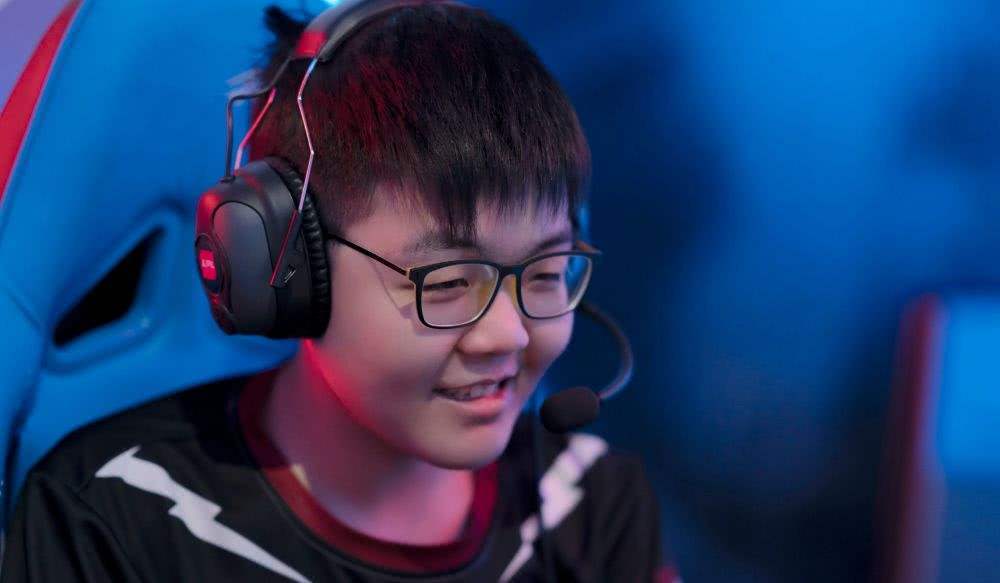 Theshy未卜先知？半决赛前练习A桶，369被打自闭不亏！