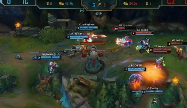 英雄联盟：G2击败FW再拿一分，紧追IG，有望小组第二出线