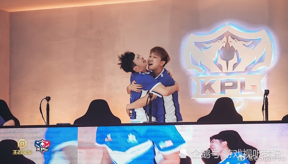 Alan点评RNG：强化版的QG，只会忽悠我们！自己不停发育