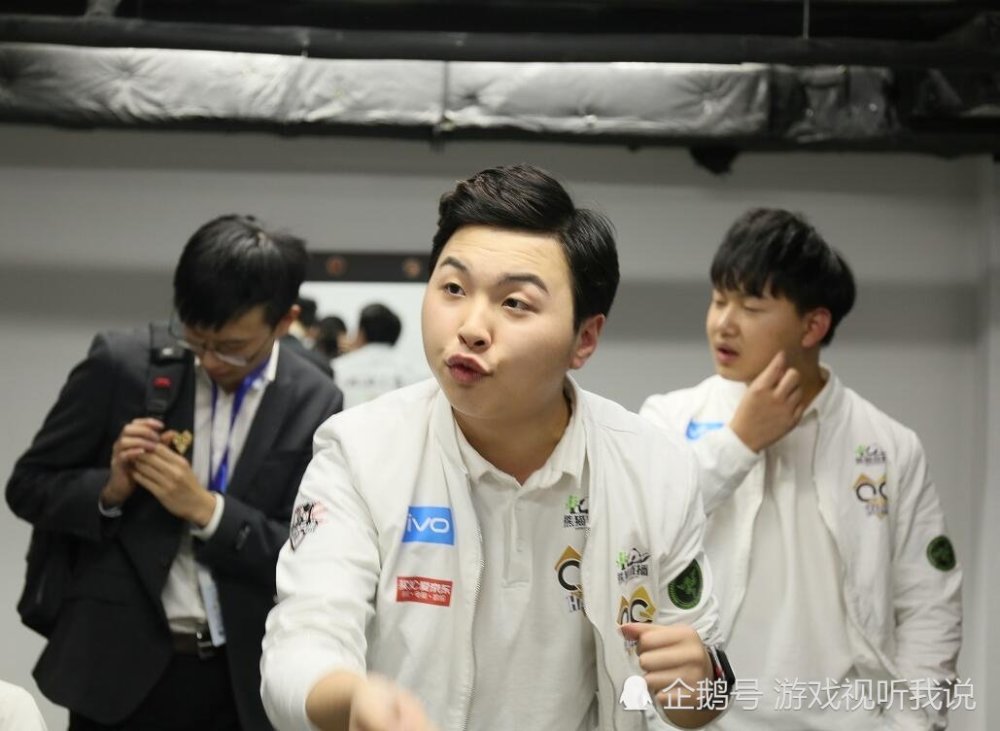 Alan点评RNG：强化版的QG，只会忽悠我们！自己不停发育