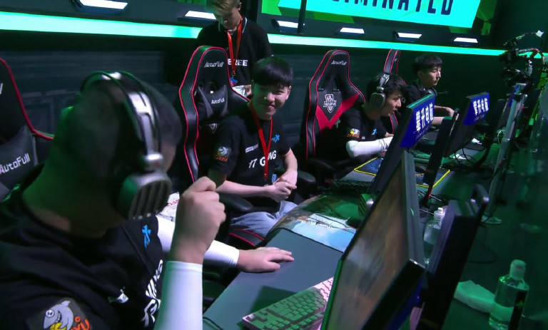 绝地求生黄金赛数据，OMG王者归来，17、4AM成难兄难弟