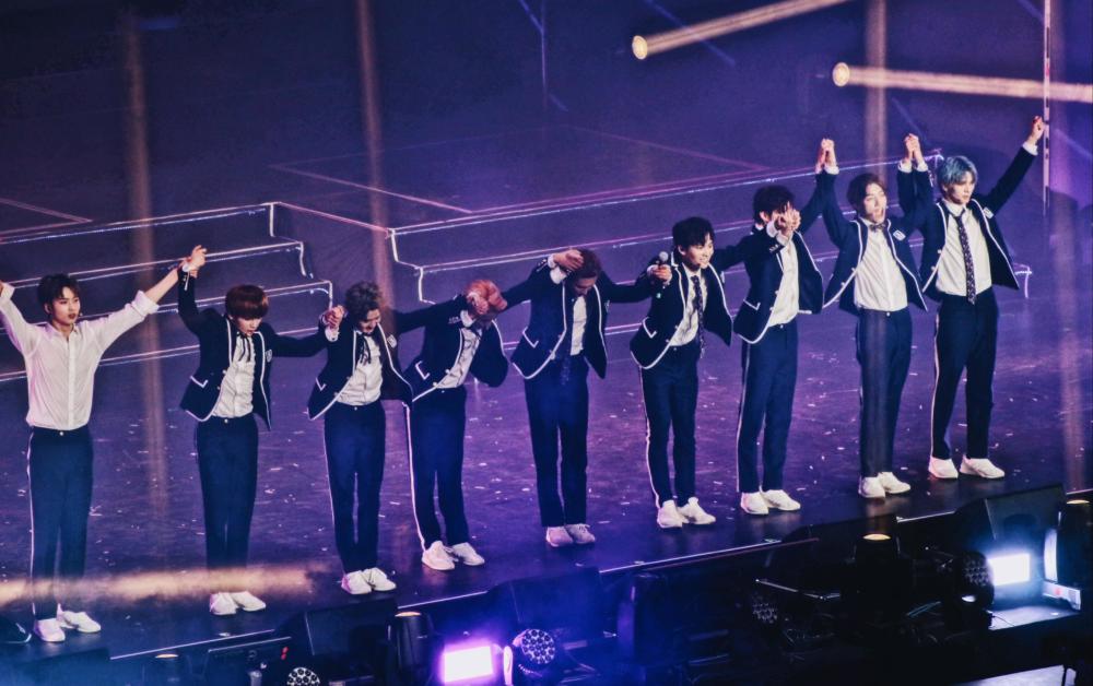 r1se高清壁纸男团-千图网