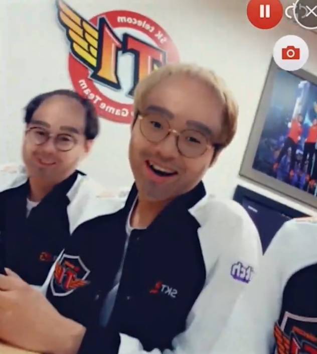 SKT众人用搞怪相机花式恶搞：Faker最萌，Khan最逗！