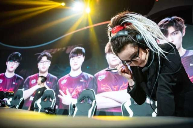 ROX欢呼庆祝胜似夺冠？只因拿下对阵KPL首胜，网友：太真实