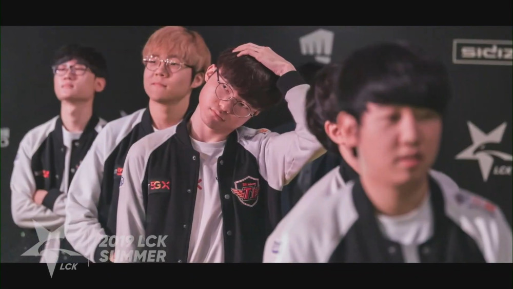 Faker谈SKT八连胜：尽管队内氛围很好，但保持警惕更重要