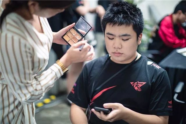 王者荣耀：RW侠零封Hero，渡劫已无敌，FMVP皮肤预定！