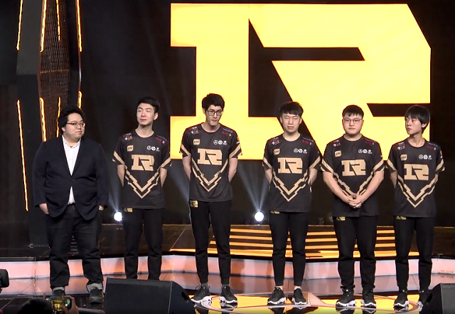 S9总决赛MV：RNG毫无画面，FPX是唯一指定冠军