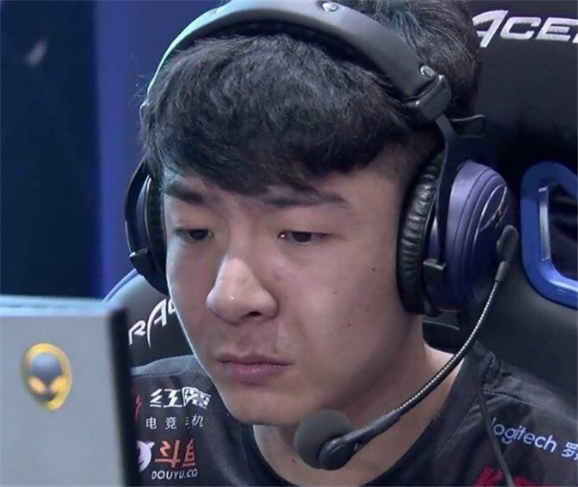 IG换乐言后，RNG也换阵容？AJ参与训练赛狼行孤独rank