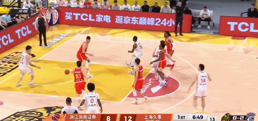 总决赛15连胜！上海主帅狂赞张镇麟：今年引进他是一个非常正确的决定_腾讯新闻