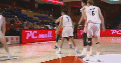 双杀新西兰！中国U16男篮大胜新西兰锁定决赛 张懿赵杰24+6+6_腾讯新闻