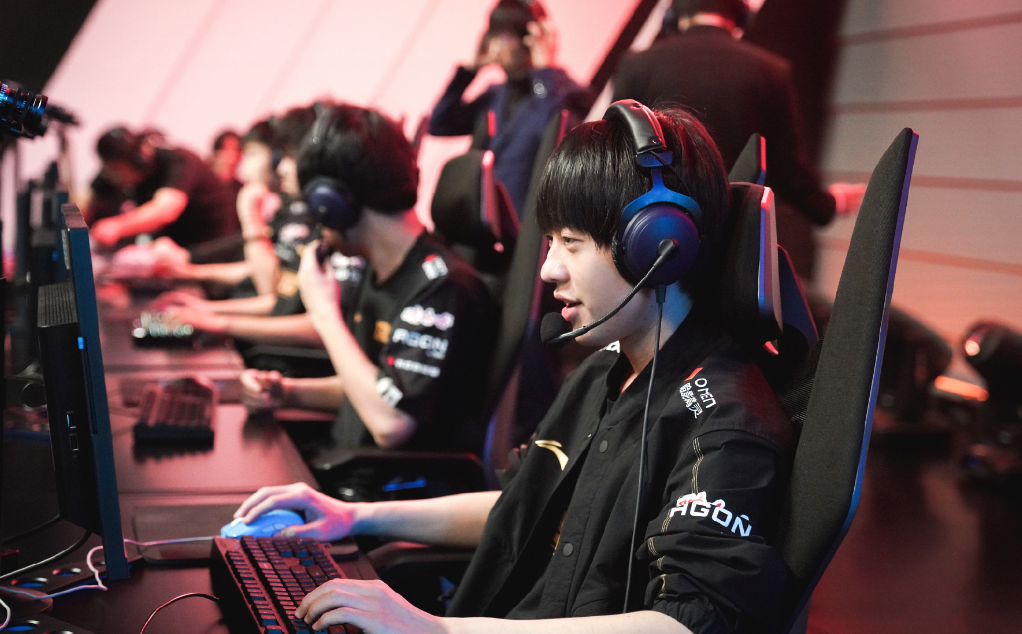 或无缘LPL季后赛！RNG遭NIP横扫，Wei深夜回应