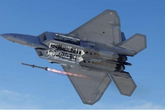 美F-22“猛禽”战机：空中霸主的传奇之作，全球5代机中的天花板_腾讯新闻