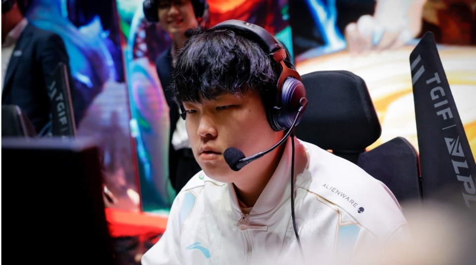 LPL主场制大失败！RNG早早退出，NIP放弃深圳主场，JDG还在坚持_腾讯新闻