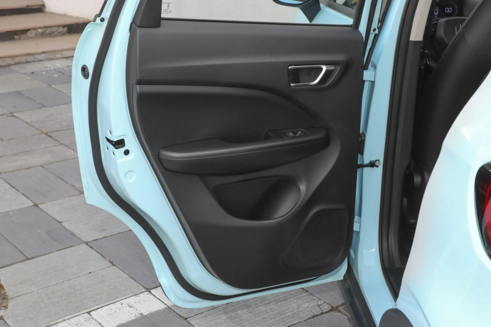 预算5万，还想要续航400km？城市通勤我选零跑T03_腾讯新闻