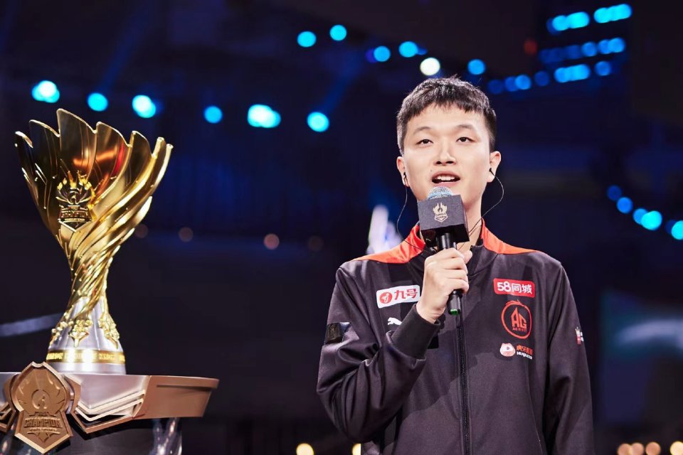 AG夺冠，Cat意外火了：成KPL首个“双位置”冠军，带3支队伍夺冠_腾讯新闻