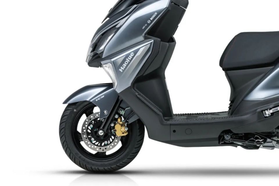 12680元起：更豪华的125通勤踏板豪爵ADX发布_腾讯新闻