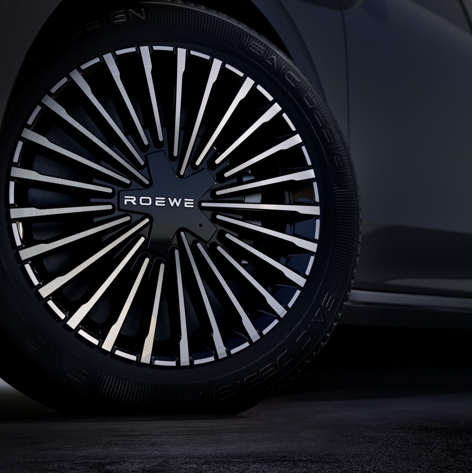 前劳斯莱斯设计师打造，荣威M7 DMH官图发布_腾讯新闻