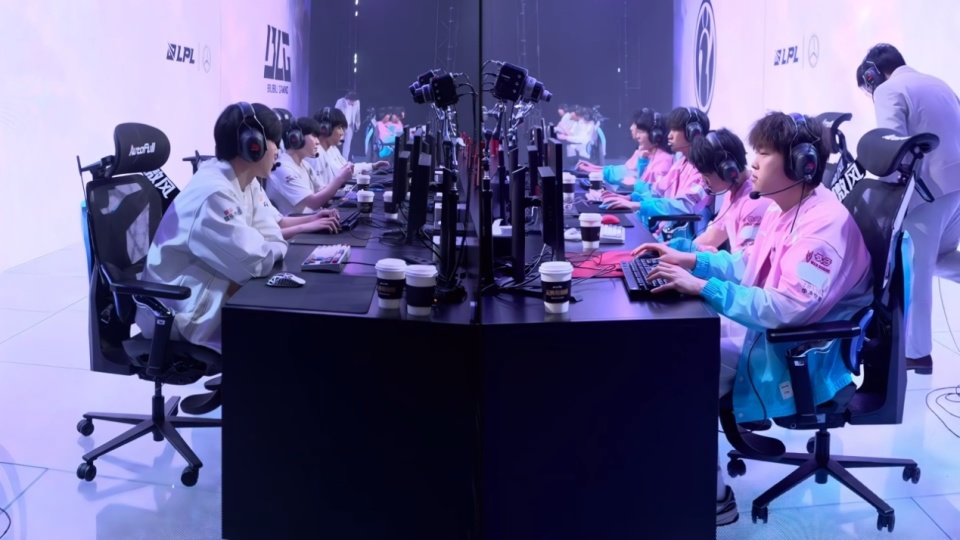 IG收官战惜败，GALA噩梦登场，Rookie遭到单杀，BLG打出突然死亡_腾讯新闻