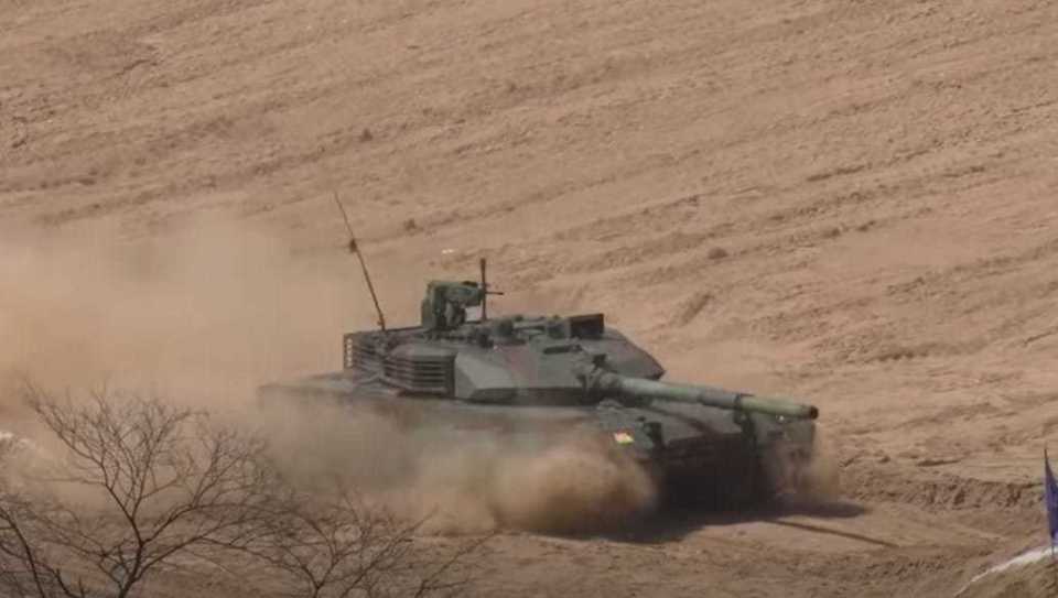 中国VT4坦克再出口巴铁：比T90S还贵100万美元，背后体系物超所值_腾讯新闻