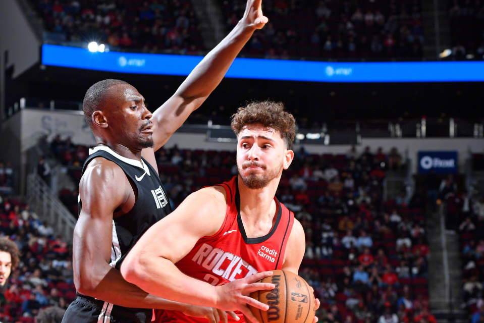 为何弃用申京格林？乌度卡给出答案！两大新星上位 火箭队脱胎换骨_腾讯新闻