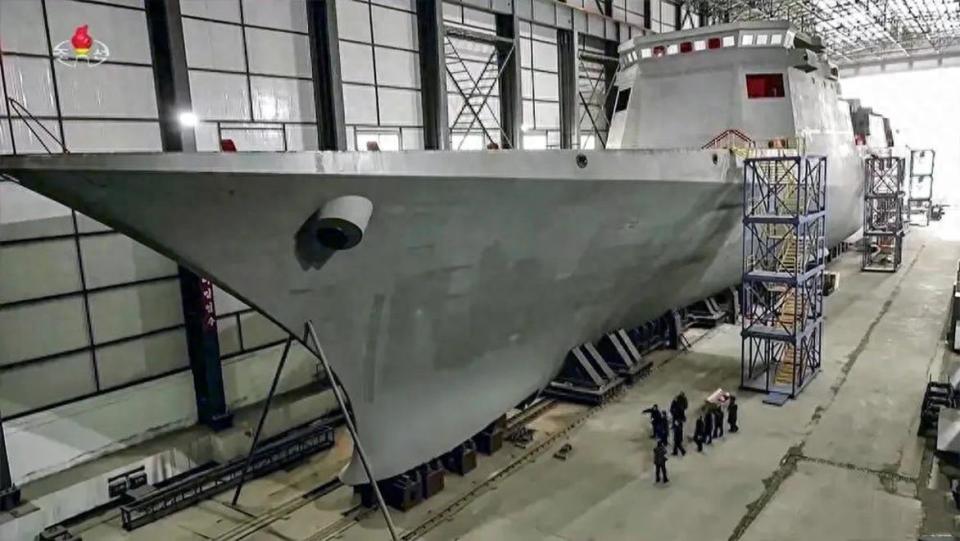“手搓版055大驱”朝鲜最大舰艇：48单元垂发，排水量比054A还大？_腾讯新闻