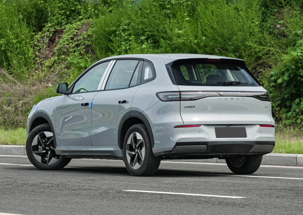 2026款吉利银河E5上市 最大续航里程610公里 售价10.98-14.58万元_腾讯新闻