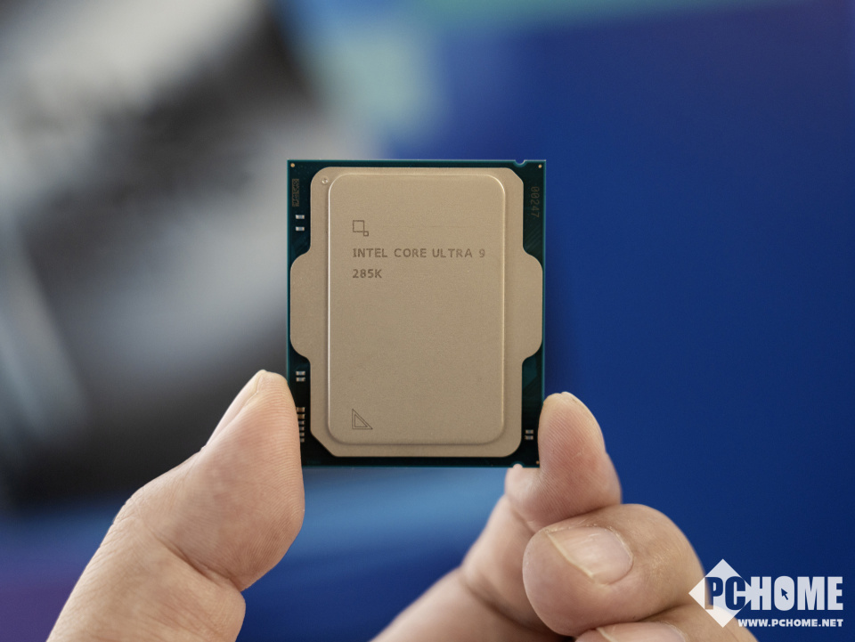 英特尔酷睿Ultra 9 285跑分曝光 单核较上代提升超10%_腾讯新闻