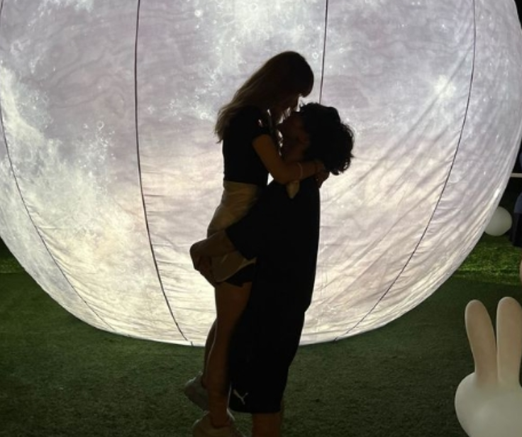 YSKM女友曝光！外表清纯，不是网红脸！2人狂晒合照，疯狂秀恩爱