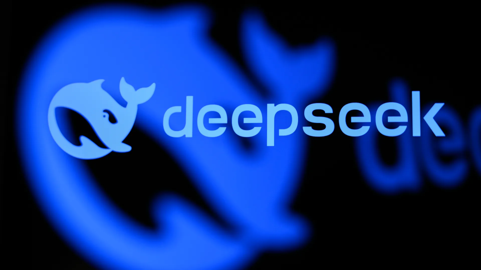 DeepSeek开源周Day3：DeepGEMM，300行代码实现极致性能_腾讯新闻