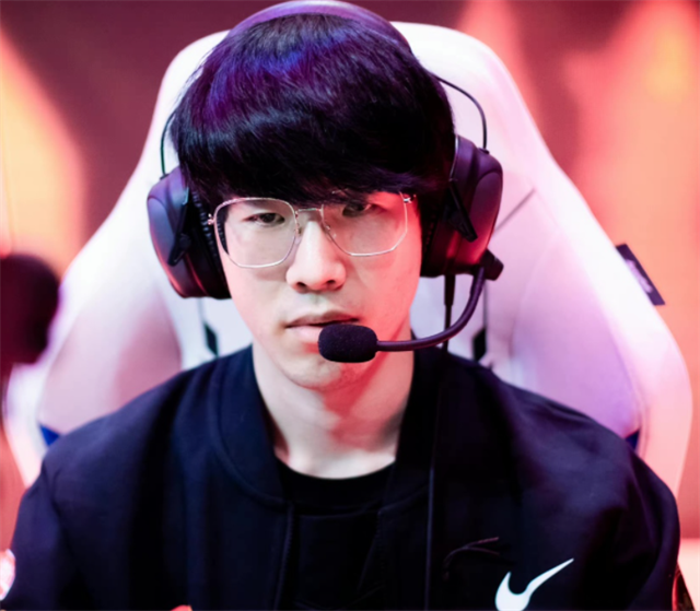 TheShy重新拥有一位s冠队友，WBG组成新“三叉戟”：下赛季起飞？