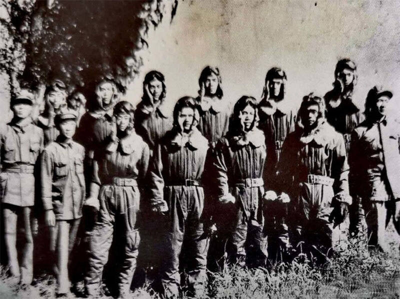 东北老航校冒险直飞高教之谜：坑人的四式初教，还是日本新型机？_腾讯新闻