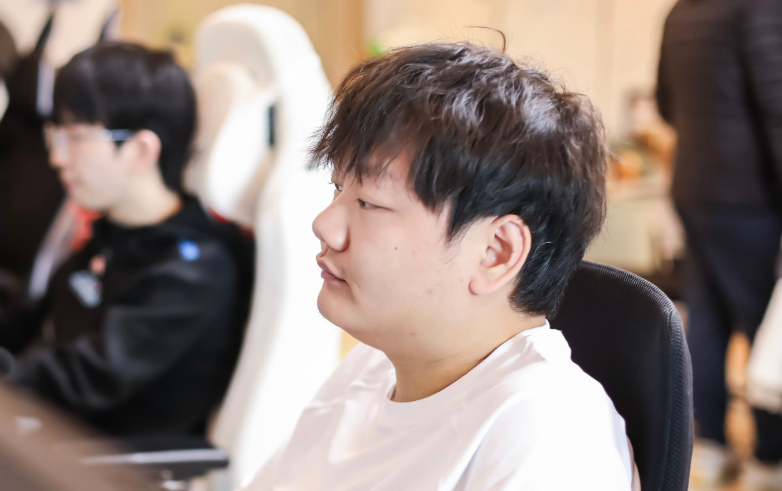 RNG仍有T1水准，新赛季有两支T0战队！前V5教练给出评级