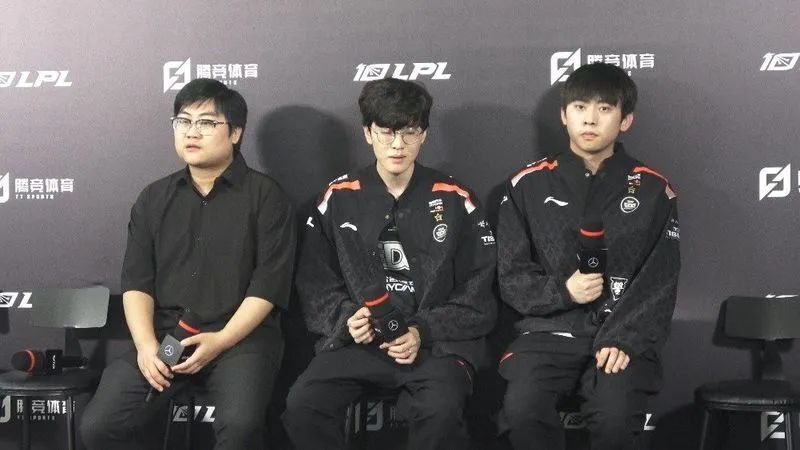 knight开局见369亮弱爆质问：什么情况？主持Sjokz：因心理健康问题缺席LEC夏季赛；LCK薪资曝光：Faker独一档_腾讯新闻