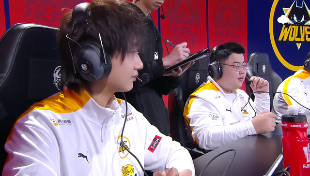 大仙欲哭无泪！狼队零封XYG轻取KPL开门红，Fly抢走小胖五杀