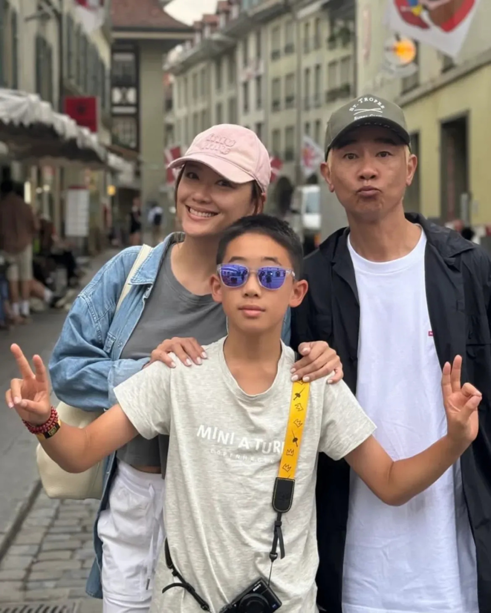 Jasper演讲幕后花絮曝光，弟弟hoho到场支持，兄弟俩互动好欢乐_腾讯新闻