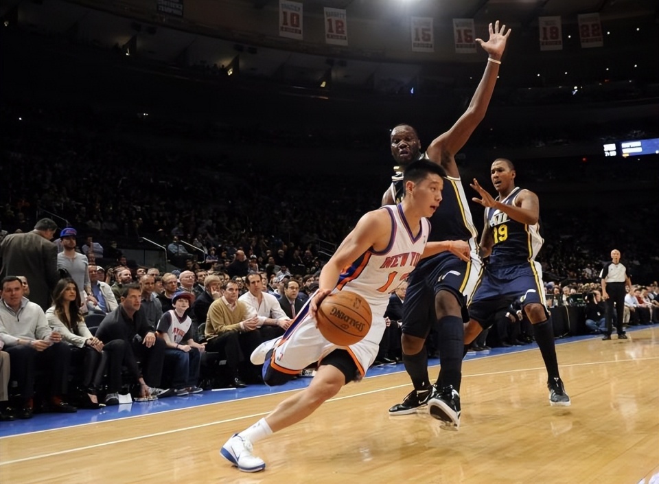 【小人物的逆袭】林书豪：从落选NBA，到征服全世界_腾讯新闻