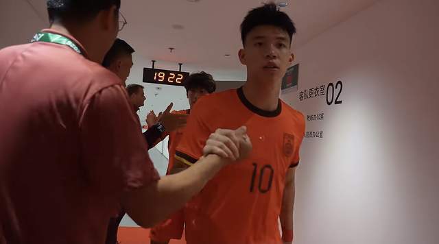 CCTV5直播，王钰栋单挑澳大利亚防线，U23国足拿1分即可，后卫3选2_腾讯新闻