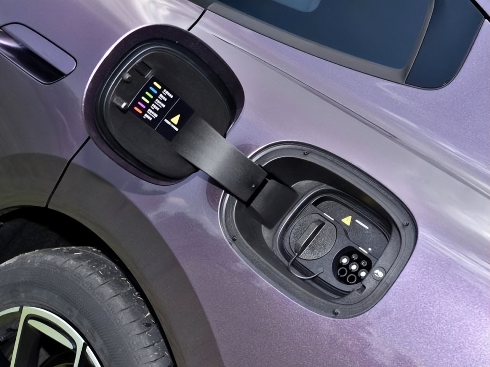 长安启源A06开启预订，800V快充加持，11.99万起售_腾讯新闻