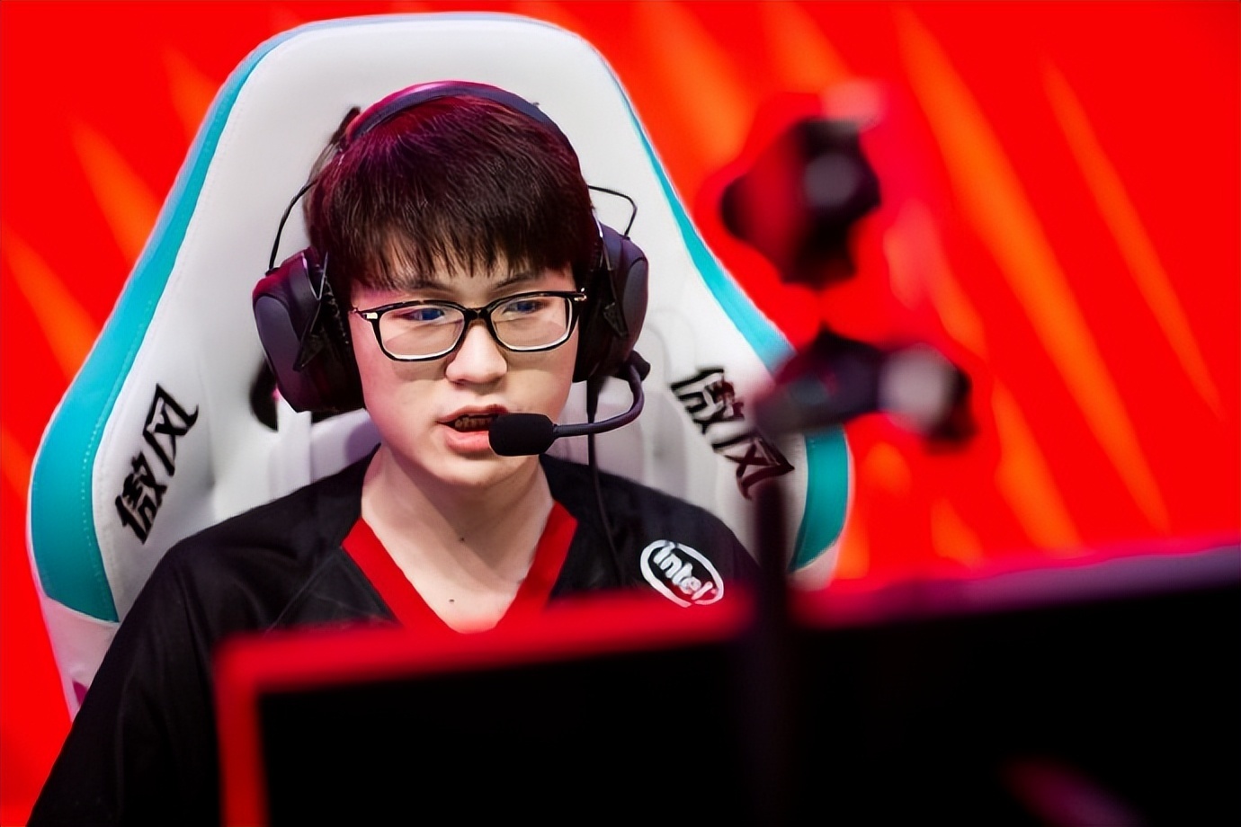 没meiko？有ming！LPL官方解说公开十大选手投票结果，引发质疑