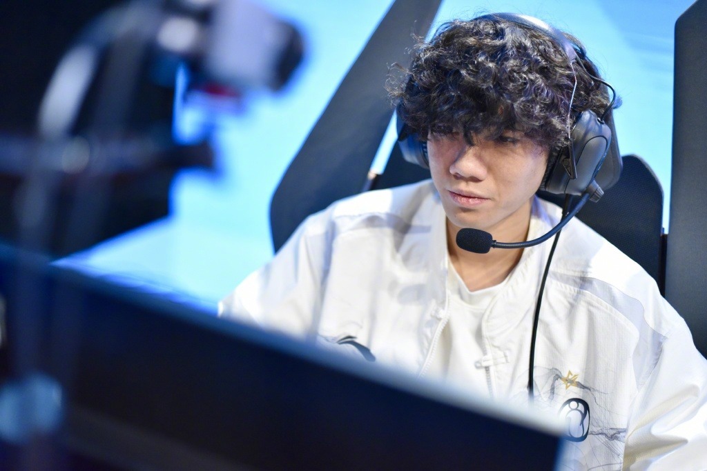 YSKM女友曝光！外表清纯，不是网红脸！2人狂晒合照，疯狂秀恩爱