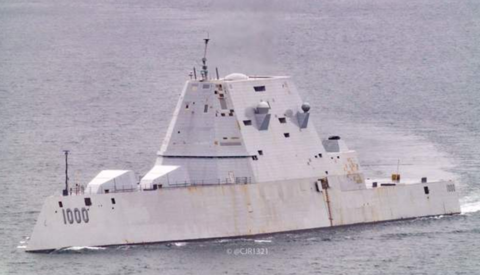 现役万吨大驱，CG-055 VS DDG-1000，前者战力远超后者_腾讯新闻