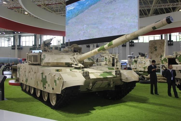 中国VT4坦克再出口巴铁：比T90S还贵100万美元，背后体系物超所值_腾讯新闻