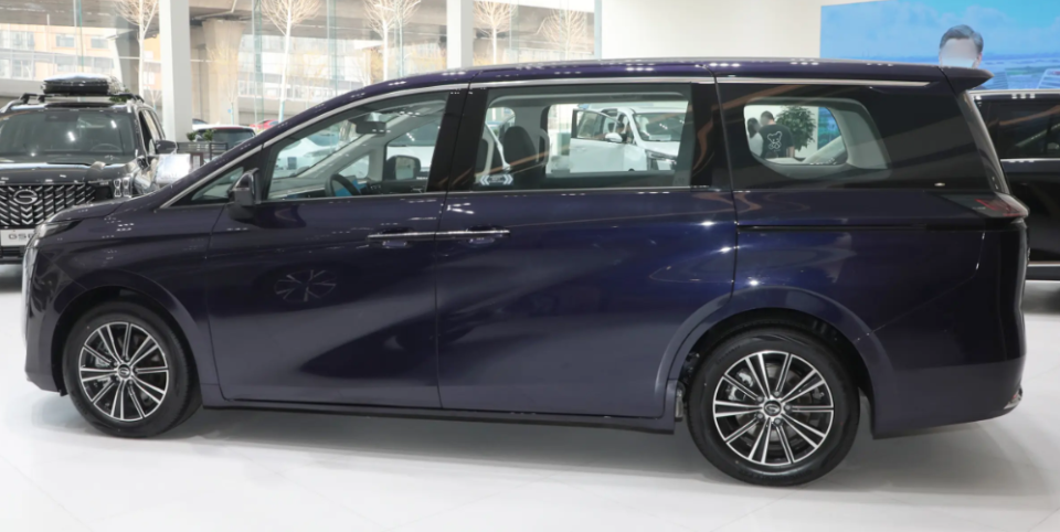 广汽造了一辆豪华MPV！不充电续航1100km，15万级很有实力_腾讯新闻