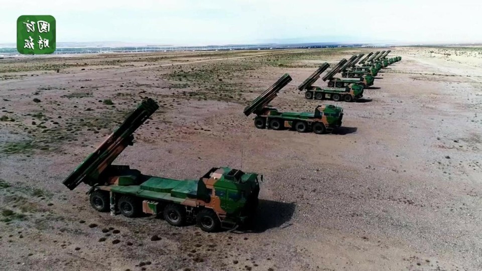 外媒：中国PHL-16多管火箭炮射程超越美国海马斯 最远可达500公里_腾讯新闻