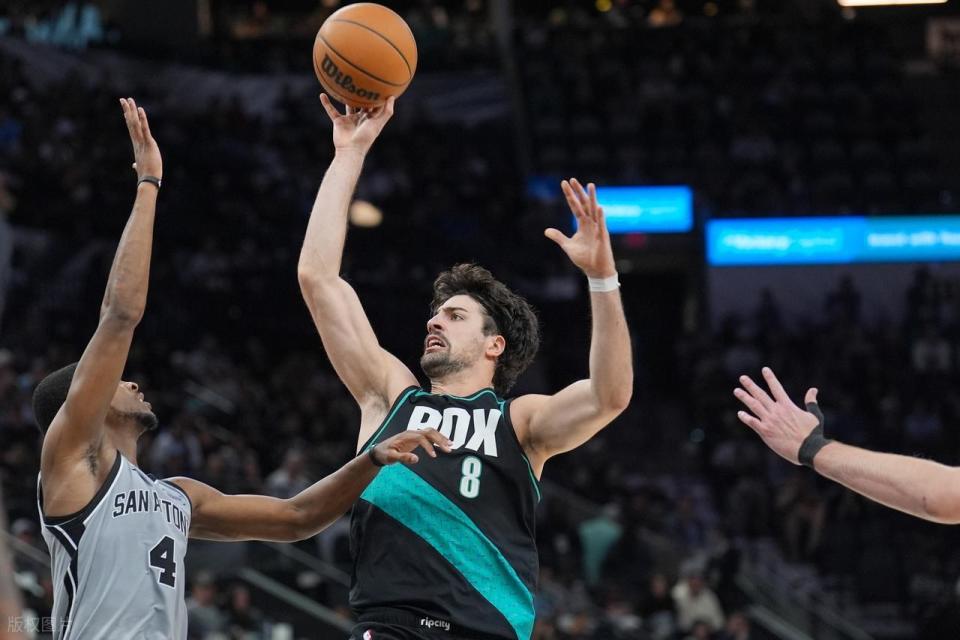 阿夫迪亚29+11+10无缘今日最佳球员！因为杰伦-布朗50+3+5创2纪录_腾讯新闻