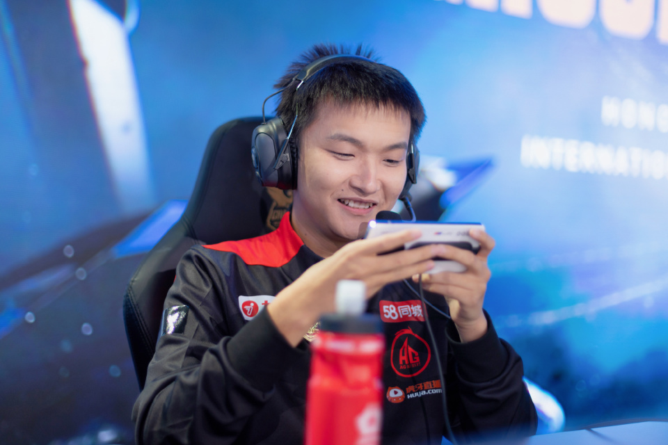 李九KPL吃瓜大会：AG更换主教练，Fly锁了RW，九尾大概率能出去！_腾讯新闻