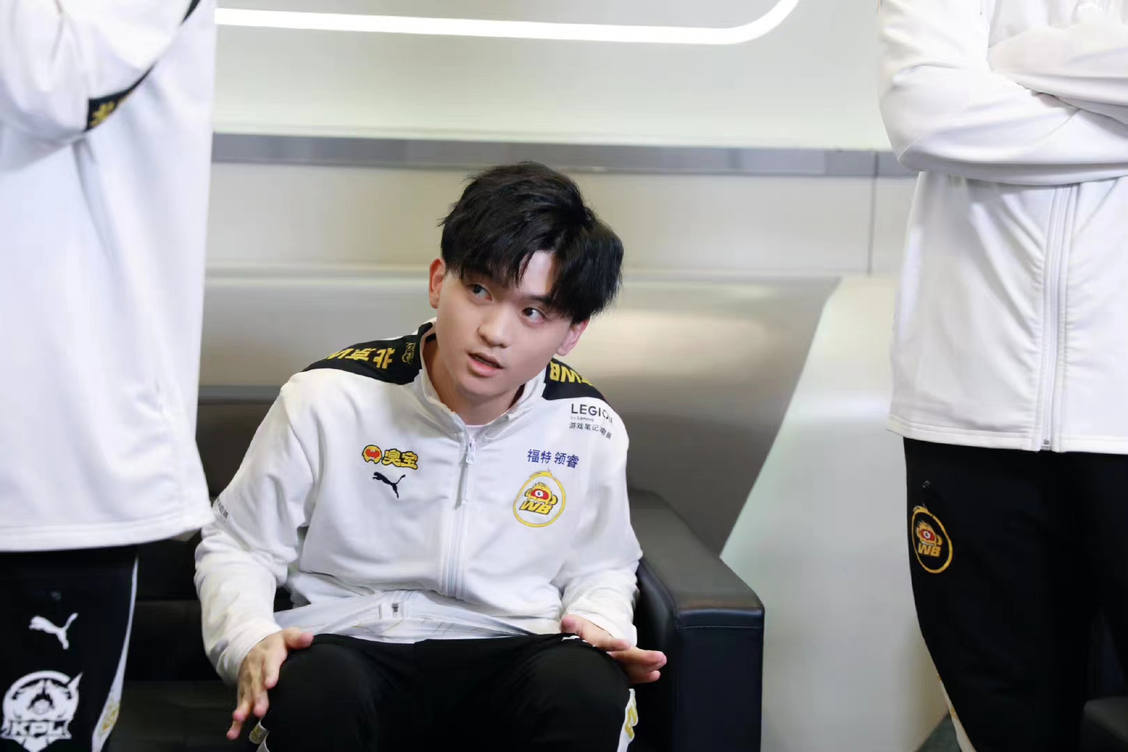 WB3-0完胜MTG，两分到手仍被质疑状态，花卷成后天努力型代表选手