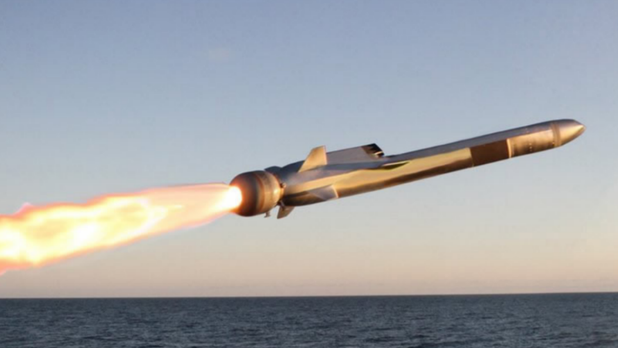 万年鱼叉不用了，NSM反舰导弹上舰，主动雷达都不用凭什么更强？_腾讯新闻