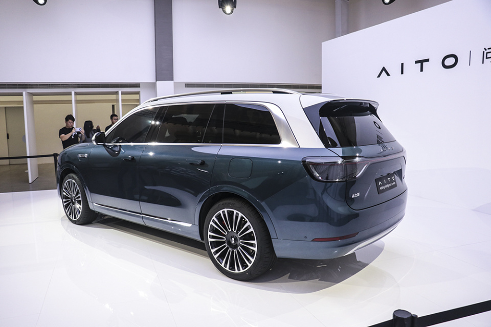 问界M9静态体验，配备激光雷达+ISD交互大灯，轴距达3110mm_腾讯新闻