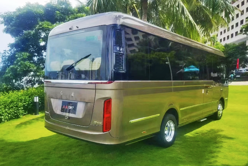 国之重器！一汽红旗QM7正式上线，配自研3.0T引擎，比考斯特还大_腾讯新闻